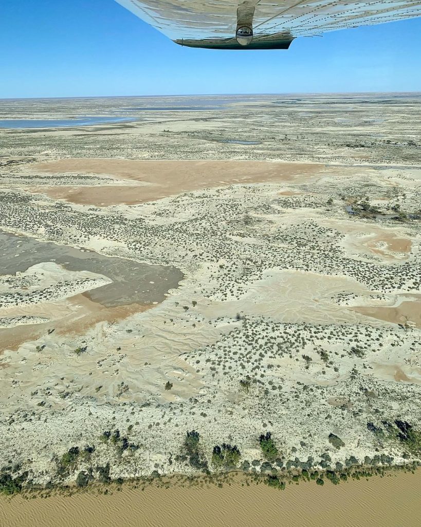 Stunning images capture Kati Thanda-Lake Eyre filling - Zeppelin Travel